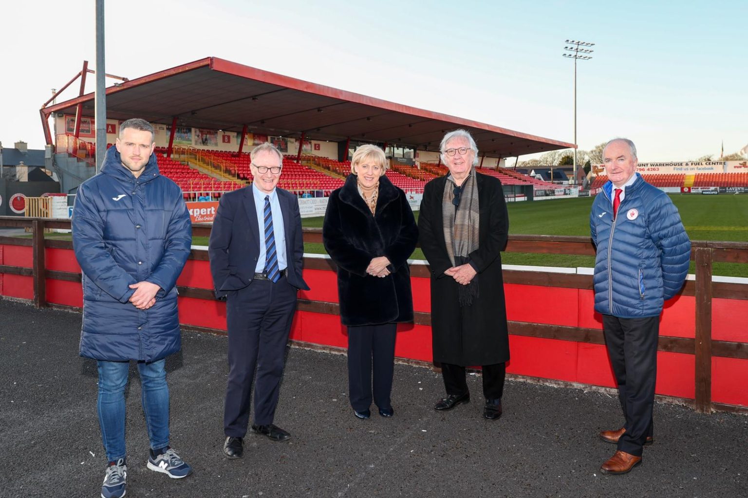 Minister Humphreys visits Showgrounds – Sligo Rovers